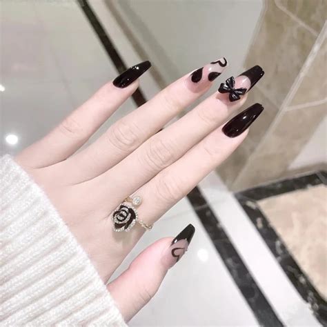 Tuyển chọn 200 mẫu nail designs in black được yêu thích nhất