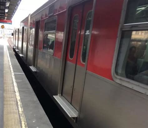 Revista AdNormas Os Riscos Dos Passageiros Em Cair Entre O Trem E A