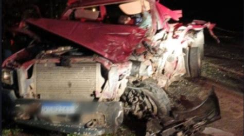 A Gazeta Acidente entre caminhões na BR 101 mata motorista em
