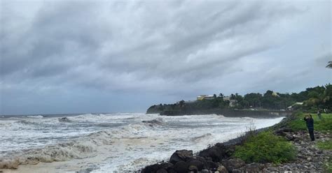Alerte rouge à La Réunion le terrifiant cyclone Belal menace lîle