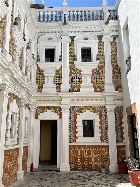 Patio de los Azulejos la Concordia Puebla José Ignacio Lanzagorta