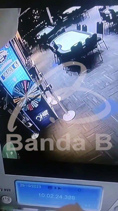 Assaltantes armados invadem clube de rendem seguranças e levam