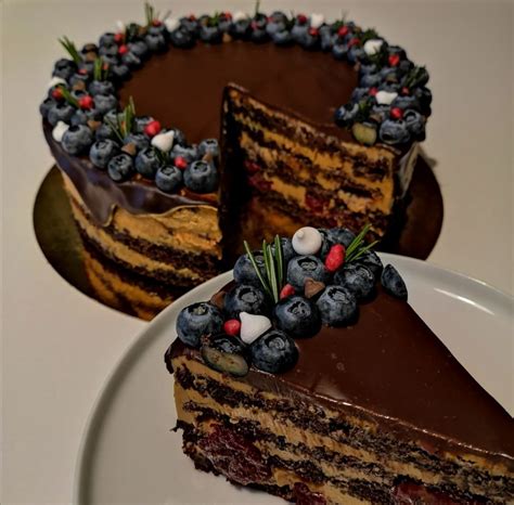 Aurimėlio virtuvė šokoladinis tortas su karameliniu kremu ir