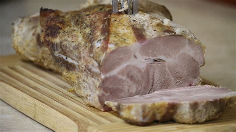 Domogród Karkówka pieczona soczysta w marynacie chrzanowo miodowej
