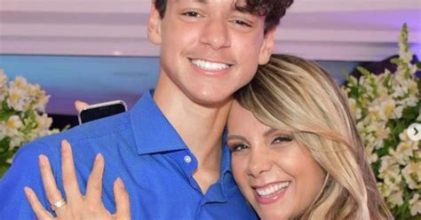 Filho de Carla Perez exibe músculos definidos e surpreende seguidores