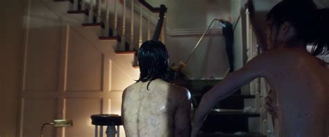 Nackte Mackenzie Davis In Freaks Of Nature