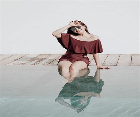 Jessica Mila Dalam Balutan Swimsuit Merah Seksi Netizen Membuat Hati