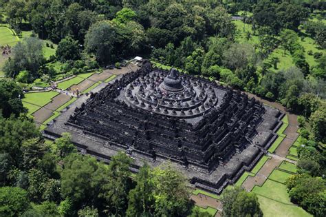 Borobudur la montaña que era un templo budista