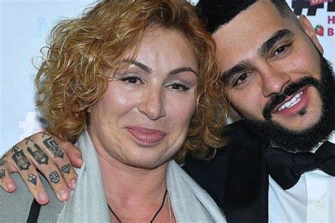 Бодаемся не на жизнь а на смерть Мама Тимати рассказала о тяжёлых