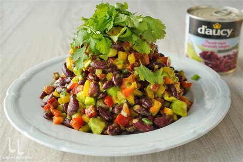 Salata Cobb cu piept de pui si avocado Laura Laurențiu