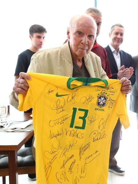 Lula lamenta morte de Zagallo e decreta luto de três dias no Brasil