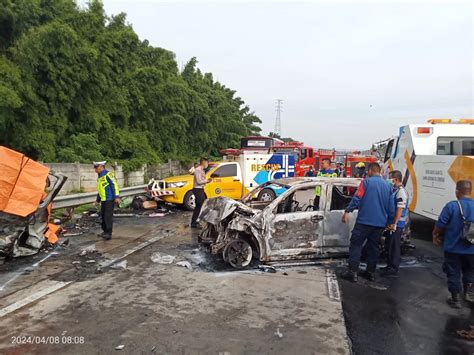 Dari 12 Korban Kecelakaan Bus Tol Cikampek Sebelum Lebaran Baru Satu