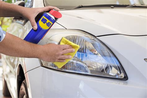 Cómo limpiar los faros de tu coche y dejarlos como nuevos