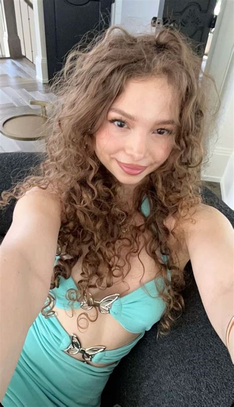 Sunday Kalogeras In 2024 Curly Hair Styles Beautiful Curly Hair Girl