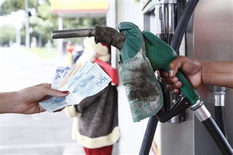 Governo altera preço da gasolina em 16 estados e no DF veja valores