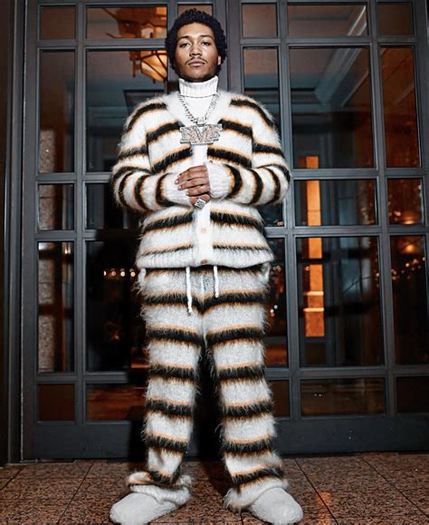 Pretty Pisces On Twitter RT BarkyBoogz Nigga Dressed Like A Zebra Cake