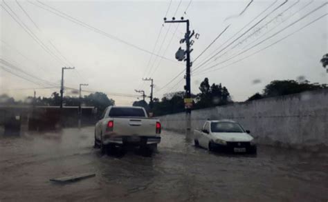 Inmet emite novo aviso de chuvas intensas para os 102 municípios
