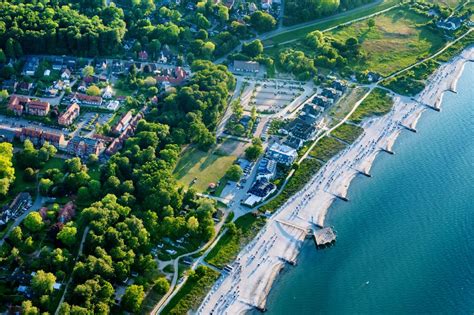 Hohwacht Ostsee aus der Vogelperspektive Meeres Küste der Ostsee in