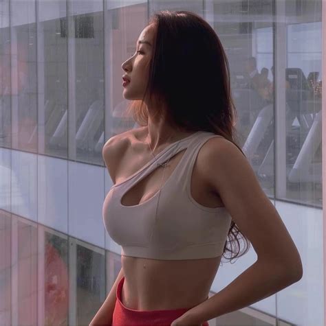 99 Ảnh Gái Tập Gym Mặc Quần Thun Bó Sát Sexy Gợi Cảm