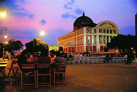 Conheça pontos turísticos de Manaus