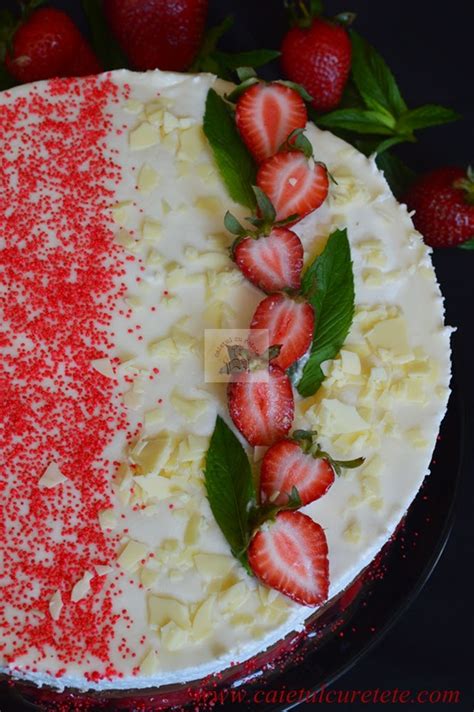 Tort Cu Mousse De Ciocolata Si Capsuni CAIETUL CU RETETE