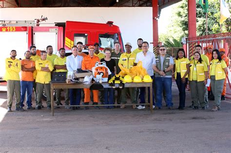 Prefeitura de Gurupi entrega equipamentos de combate a incêndios a