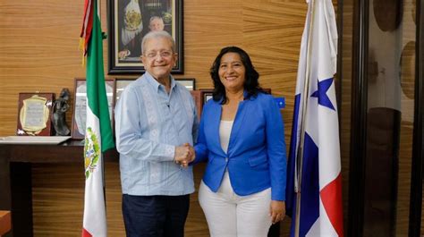 Recibe Abelina López visita del embajador de Panamá anews