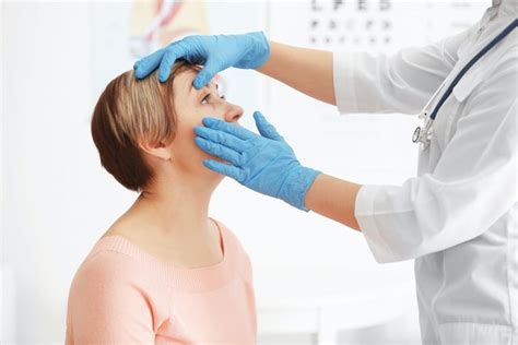 Alergia nos olhos sintomas causas e tratamento Tua Saúde