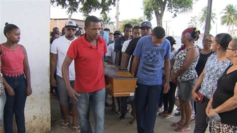 Corpo de jovem de 15 anos morto tiro nas costas em Paripe é