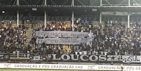 Faixa Na Arquibancada Torcedores Do Botafogo Protestam Contra
