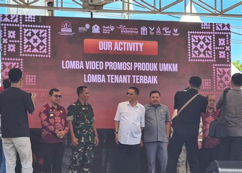 Pj Gubernur Buka Pameran Produk UMKM Se Aceh