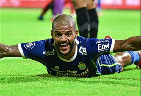 Persib Terlalu Tangguh Luis Milla Bawa Persib 11 Laga Tanpa Kalah