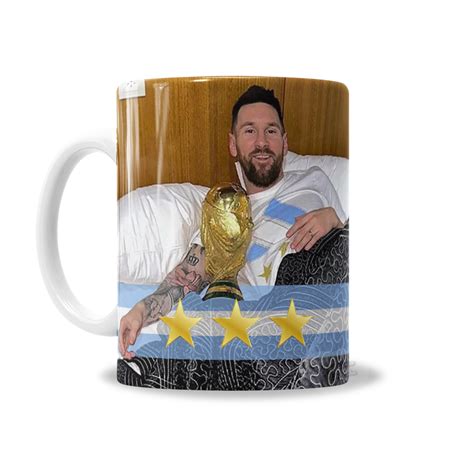 Tazas Messi Durmiendo Con La Copa Del Mundo Chiva Calenchu Tienda