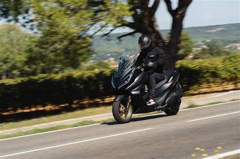 Zontes 350 E Le Maxi Scooter Puissant Et Technologique