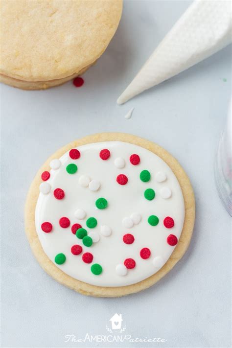 Easy Royal Icing Recipe With Meringue Powder That Actually Tastes Good