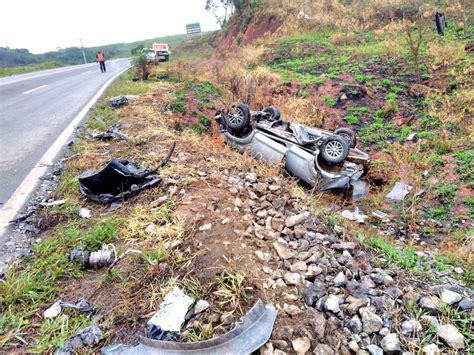 Carros Batem De Frente Na SP 79 E Seis Ficam Feridos Sorocaba E