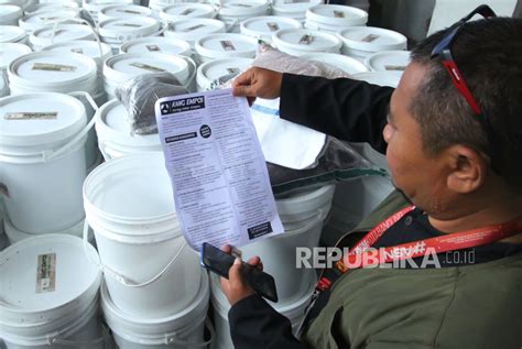 Atasi Masalah Sampah Kota Bandung Dengan Kang Empos Republika Online