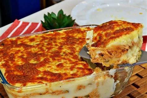 Escondidinho de Frango Purê de Batata Receita ideal pra servir na