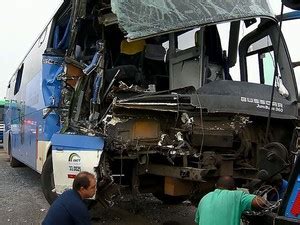 G1 Batida entre ônibus e carreta na BR 040 deixa morto e feridos em