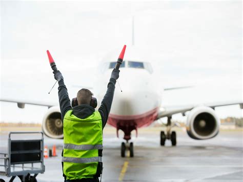 Cómo ser Controlador Aéreo Requisitos sueldo dónde estudiar y