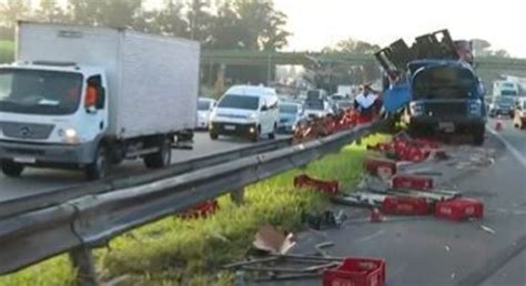 Motorista de carreta dorme ao volante e bate em caminhão FOLHAMAX