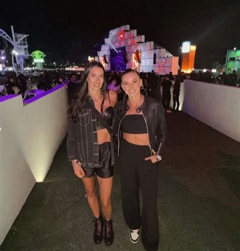 Sheilla Castro e Gabi Guimarães mantêm namoro discreto na seleção