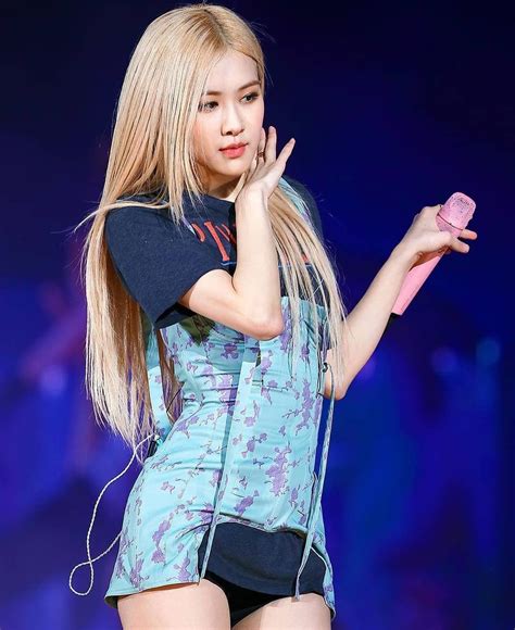 더쿠 블핑 로제 무대의상 고화질로 감상하기 스압 Rosé Concert Stage Outfits Concert Outfit