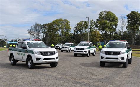 Polic A Nacional De Colombia Recibe Camionetas Nissan Np Frontier