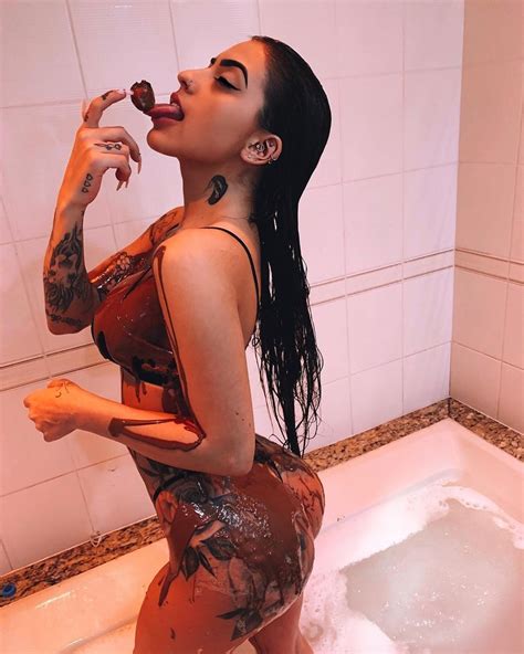Mc Mirella Pelada Rebolando Gostoso Até O Chão Funkeira Mirella Nua