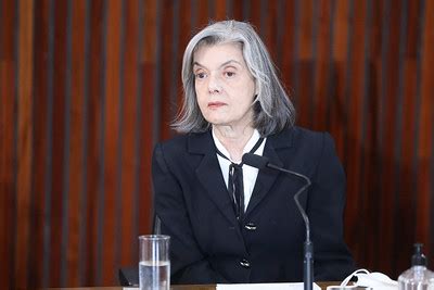 Cármen Lúcia é empossada ministra titular do TSE