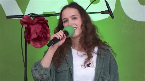 Schwere Vorwürfe gegen grüne EU Kandidatin Lena Schilling oe24 tv