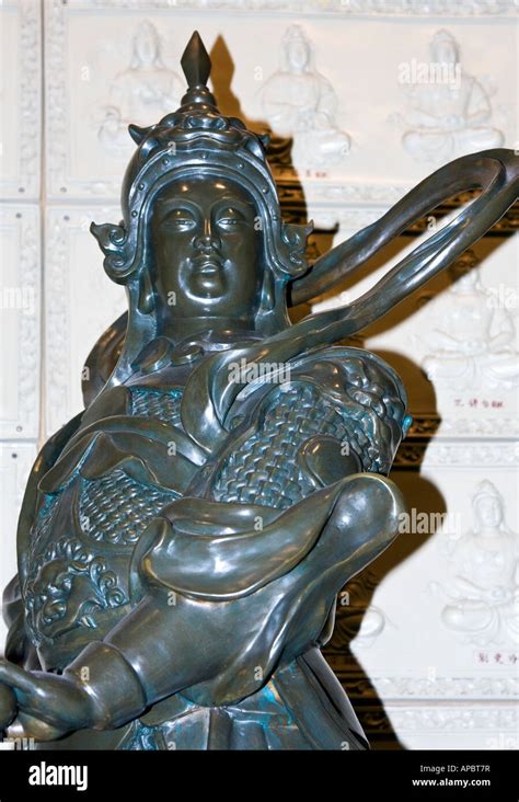Estatua de Wei Tuo Wei al interior Fo Guang Shan Hua él templo