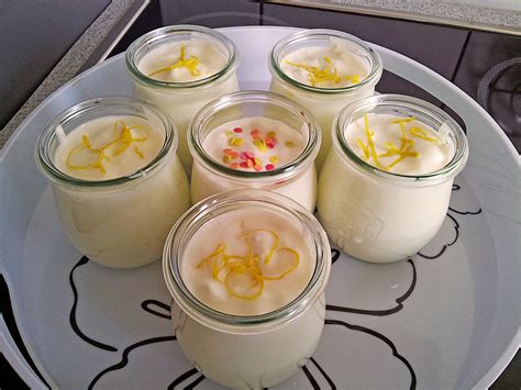 Buttermilch Zitronenmousse Von Mausejulchen Chefkoch De