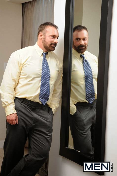 HairyDads Co Brad Kalvo Masculino